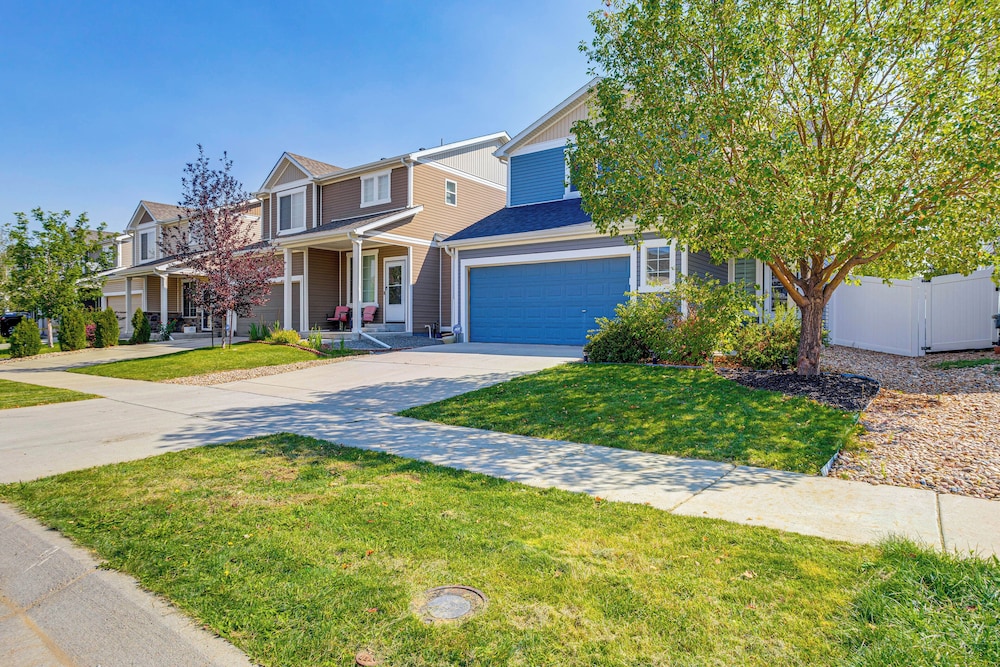 6 Mi To Dia: Denver Home W/ Fenced Yard & Fire Pit - Denver, CO