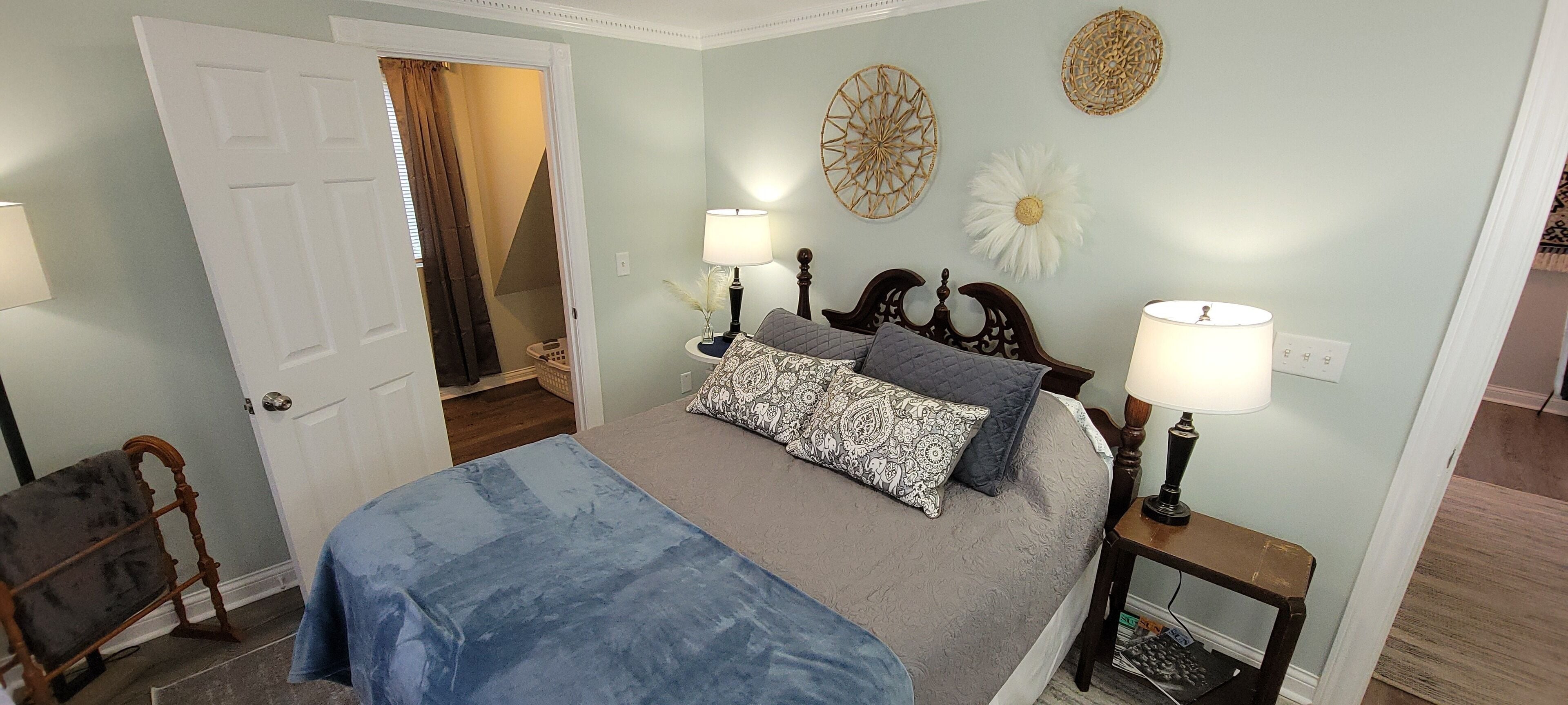 Spacious, Fully-stocked, Walking Distance To Downtown - Bardstown, KY