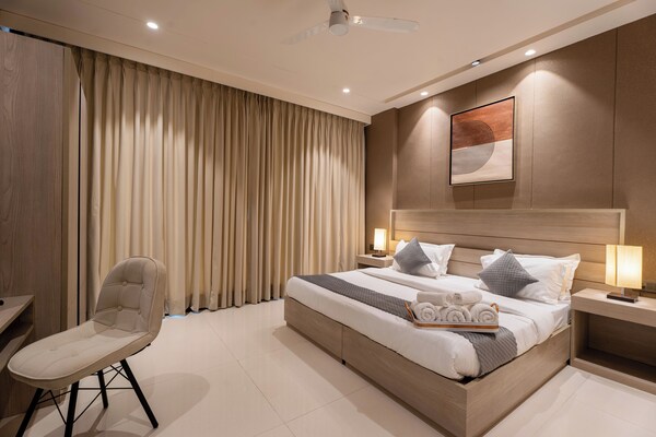 The Lodgers Luxury Hotel Near Golfcourse - Delhi