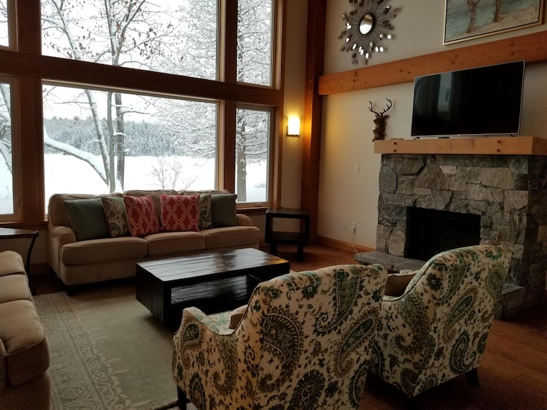 4 Bed 3 Bath Villa On Lake Muskoka! - ブレースブリッジ