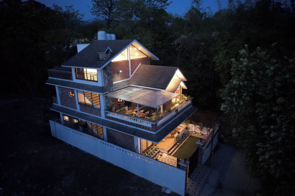 Rahta Villa - An Elegant 3br Villa With Bbq Terrace - Dehradun