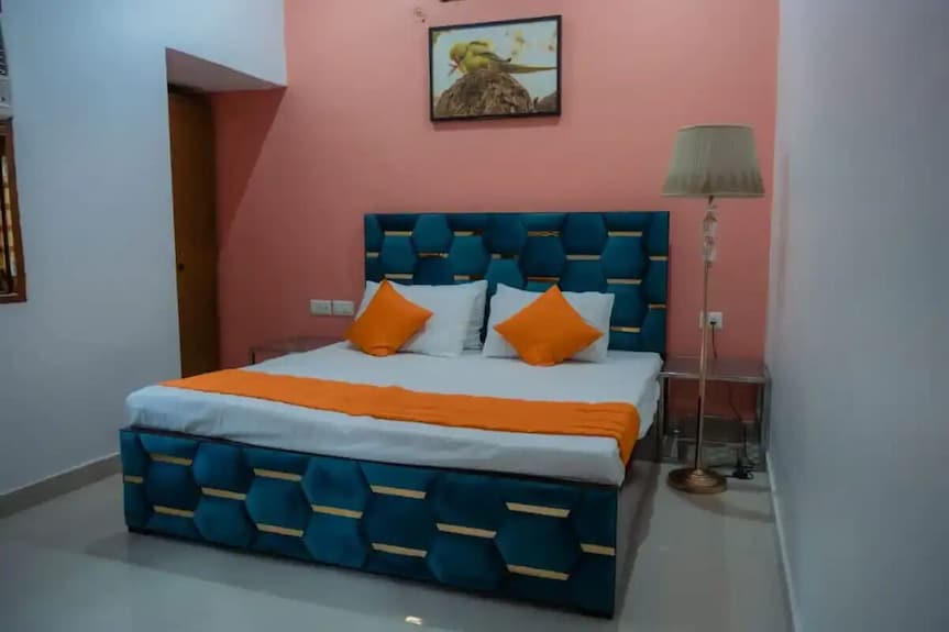 A Best Party Palace With 4bhk And Pool\n\n - グルガーオン