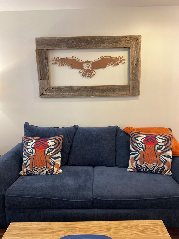 Jet's Hangar: Walkable, Pet-friendly, Renovated Game Day Townhome! - Auburn, AL