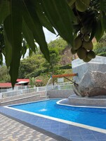 2 piscinas exteriores 