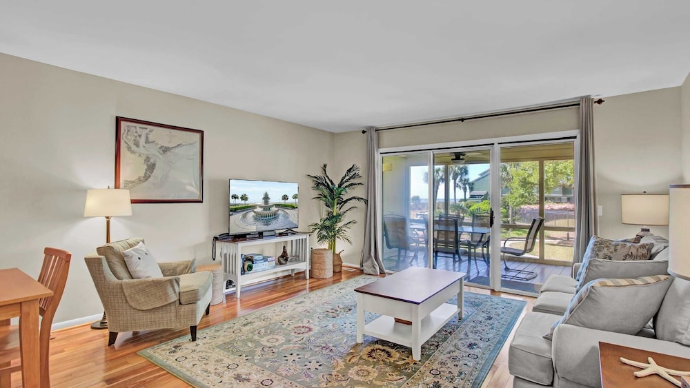 3c Mariners Walk By Avantstay Beach & Pool Access, Enclosed Porch - Isle of Palms, SC