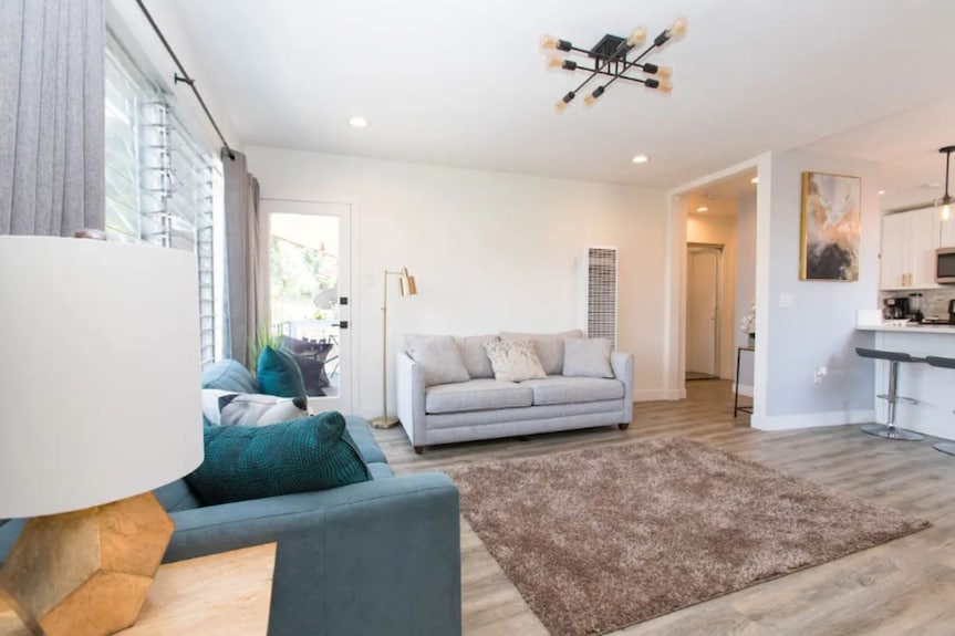 Stylish New Condo With Stunning Downtown Views, Perfect For Small Gatherings - Los Angeles Airport (LAX)