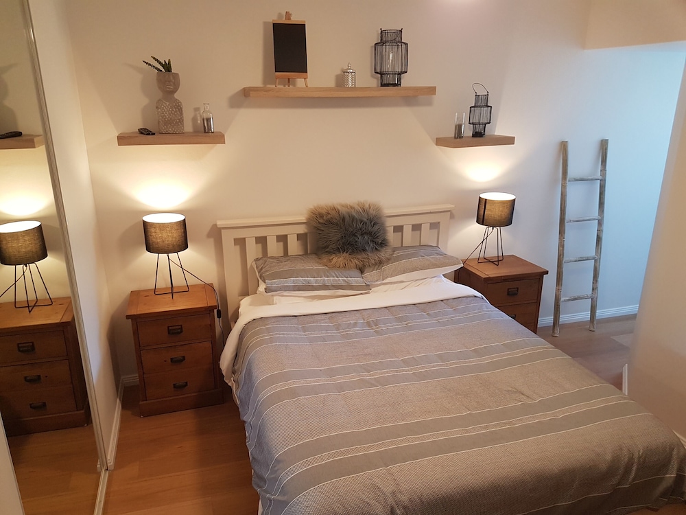 Looking To Rent My Stunning 2 Bedroom Top Floor Apartment For 6 Months. - Manly