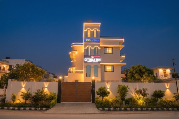 Fabhotel Downtown Residency - Prayagraj