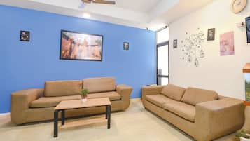 Área de estar no saguão