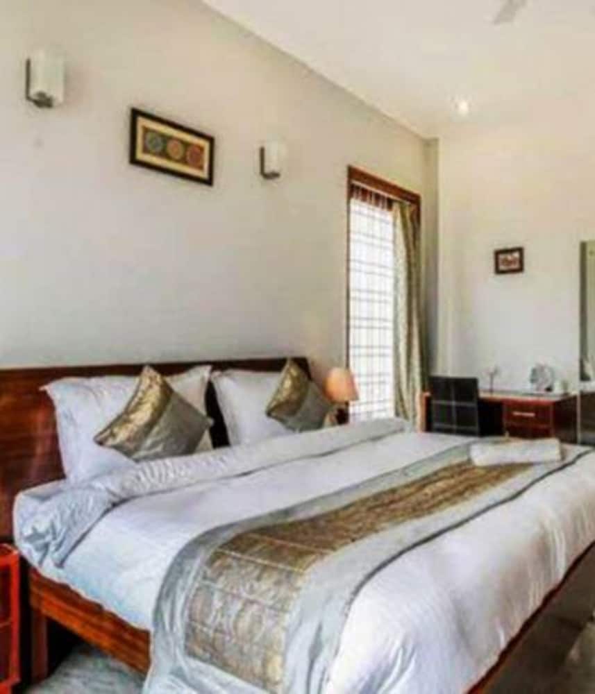 Fabexpress Red Horse - Gurugram