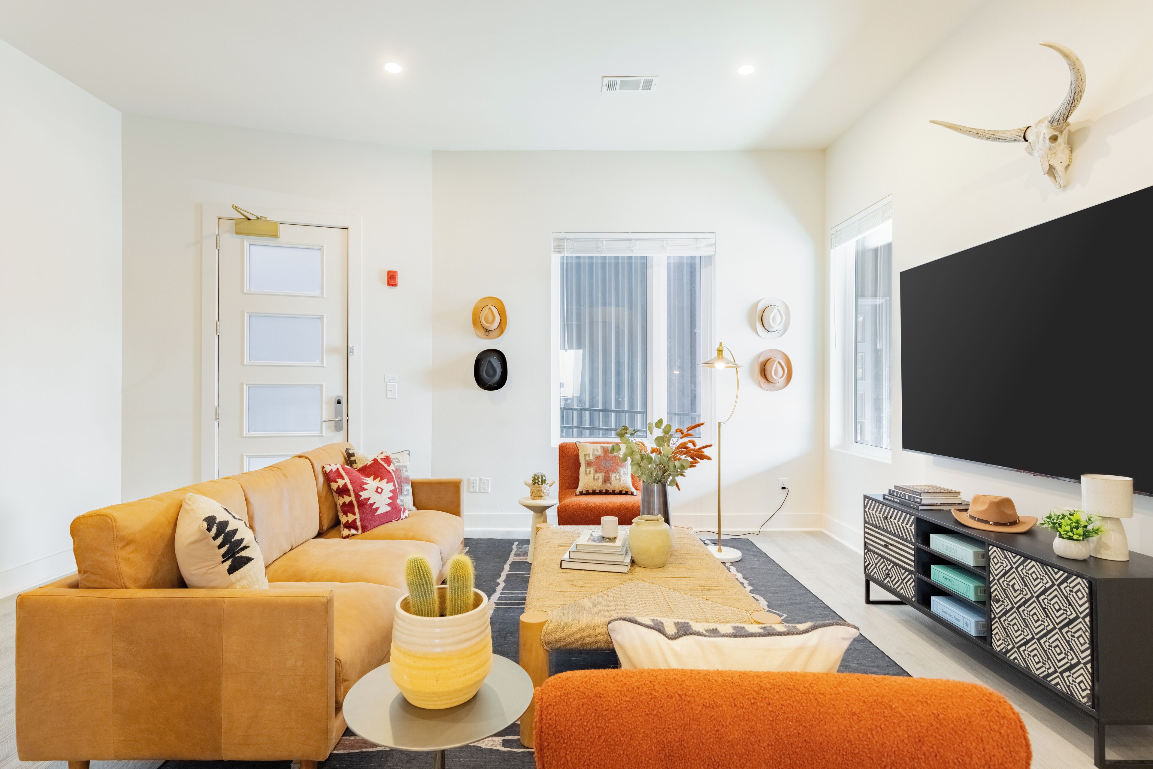 Outrider Buyout- 3 Units By Avantstay | Sleeps 42 - Nashville, TN