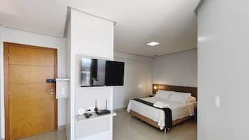 Ferro/tábua de engomar, Wi-fi grátis, roupa de cama fornecida