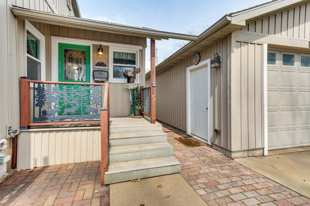 Charming Spirit Lake Home - 6 Mi To Arnolds Park! - Okoboji, IA