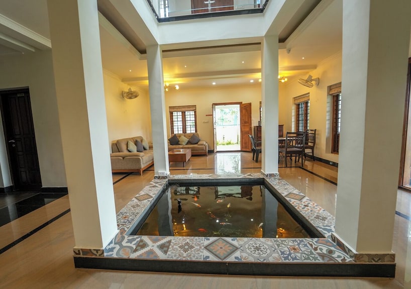 This Is A 7-room Lakeside Villa With A Beautiful View And Lawn. - 高知