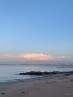 Na praia, praia de areia branca, surf/bodyboard 