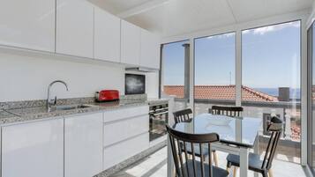 Apartamento | 2 quartos, quartos à prova de som, acesso à internet de alta velocidade