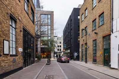 Bright Work Live Industrial Loft in Shoreditch