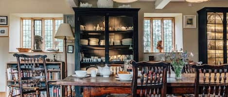 Casa | 13 quartos, ferro/tábua de engomar, internet de alta velocidade