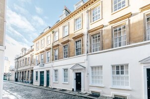 Apartamento | 2 quartos, escrivaninha, ferros/tábuas de passar roupa