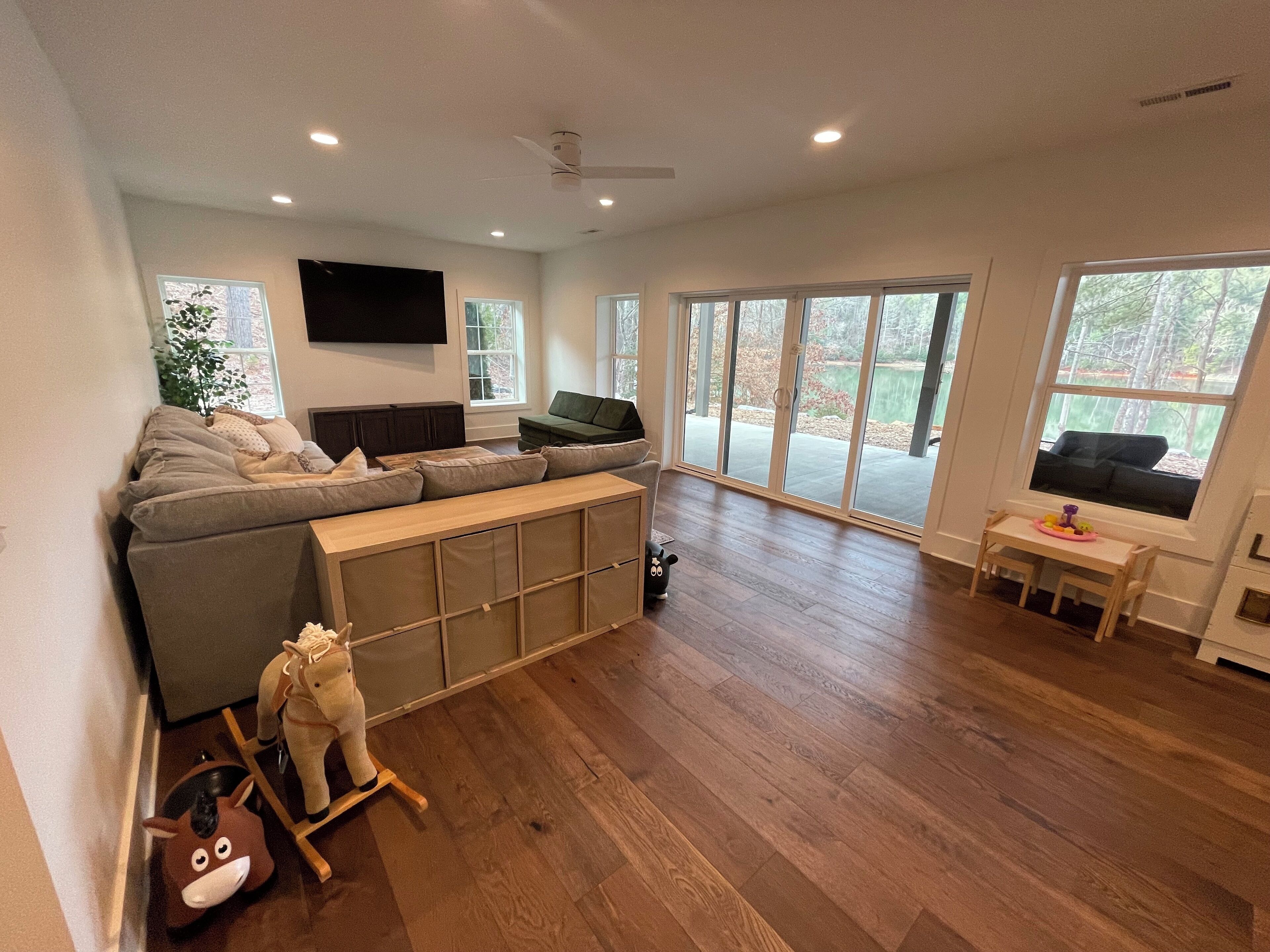 Wkd Escape- Custom Home! Perfect For Multiple Families! - Lake James, NC