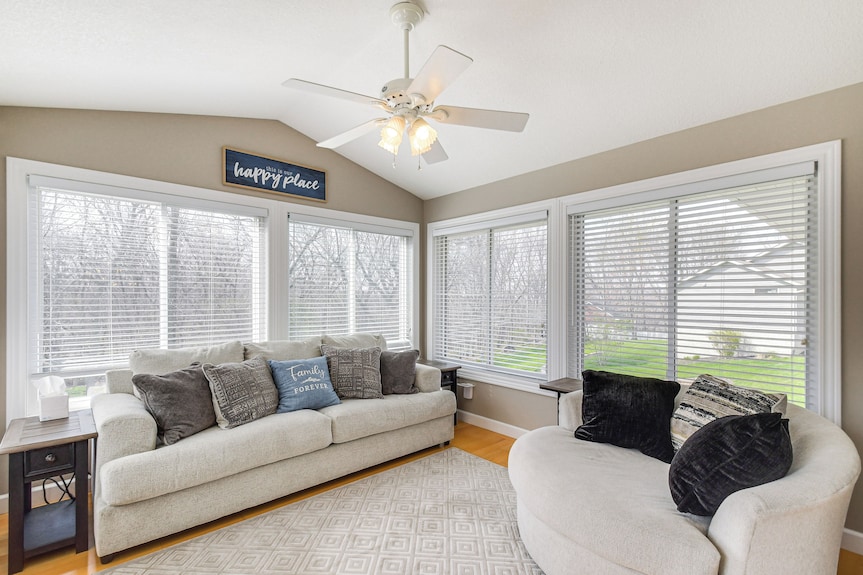 Rock Island Home W/ Private Yard & Fire Pit Table! - Davenport, IA