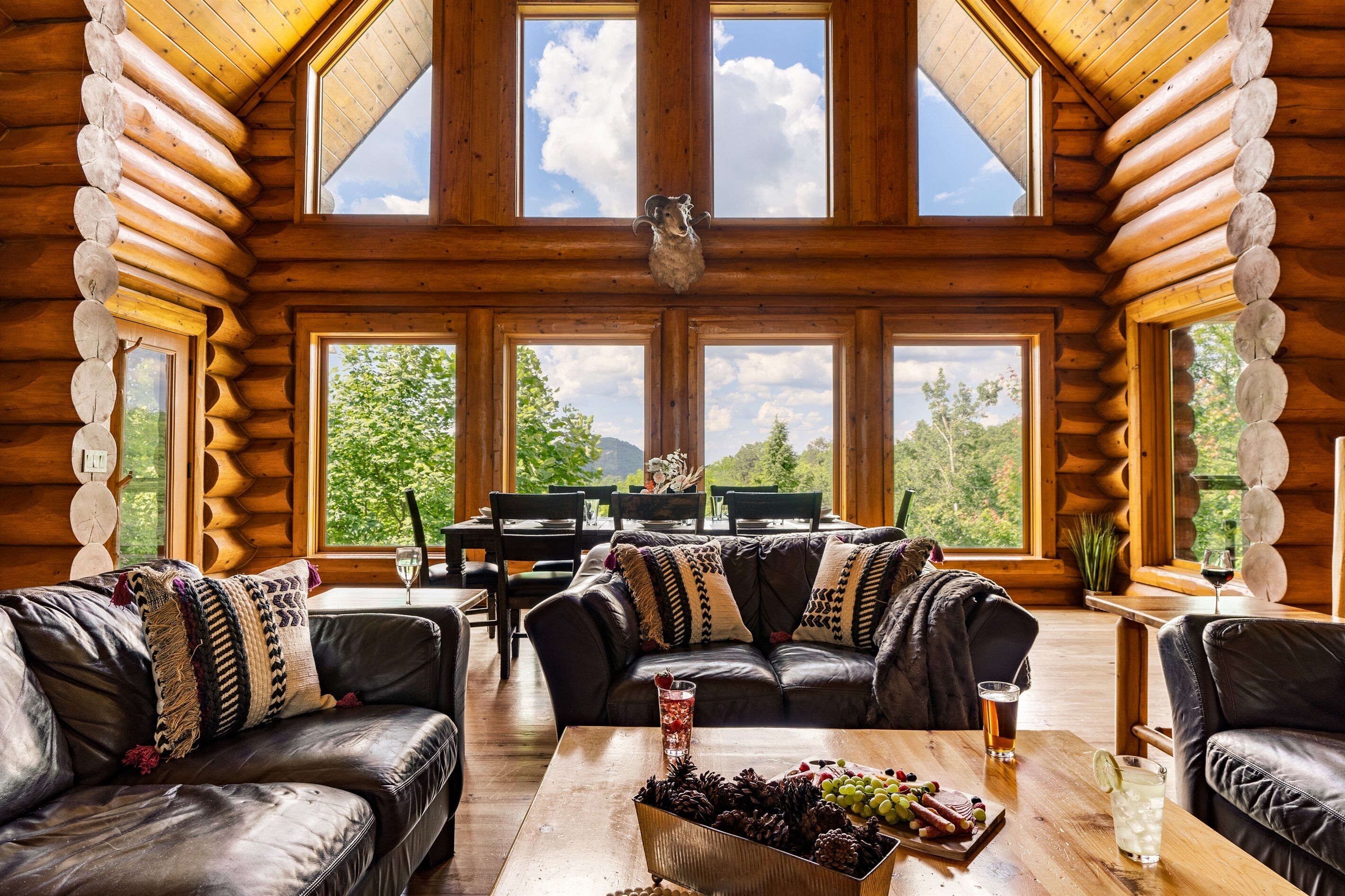 5suites~heatedpool~arcade~hottub~pooltable - Gatlinburg