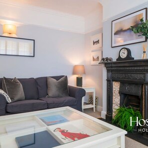 Casa | 4 quartos, escrivaninha, ferros/tábuas de passar roupa