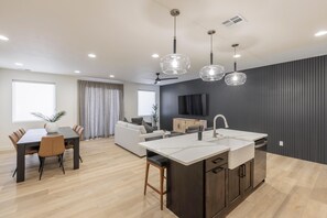 Casa, várias camas (Snow Canyon Retreat) | Interior