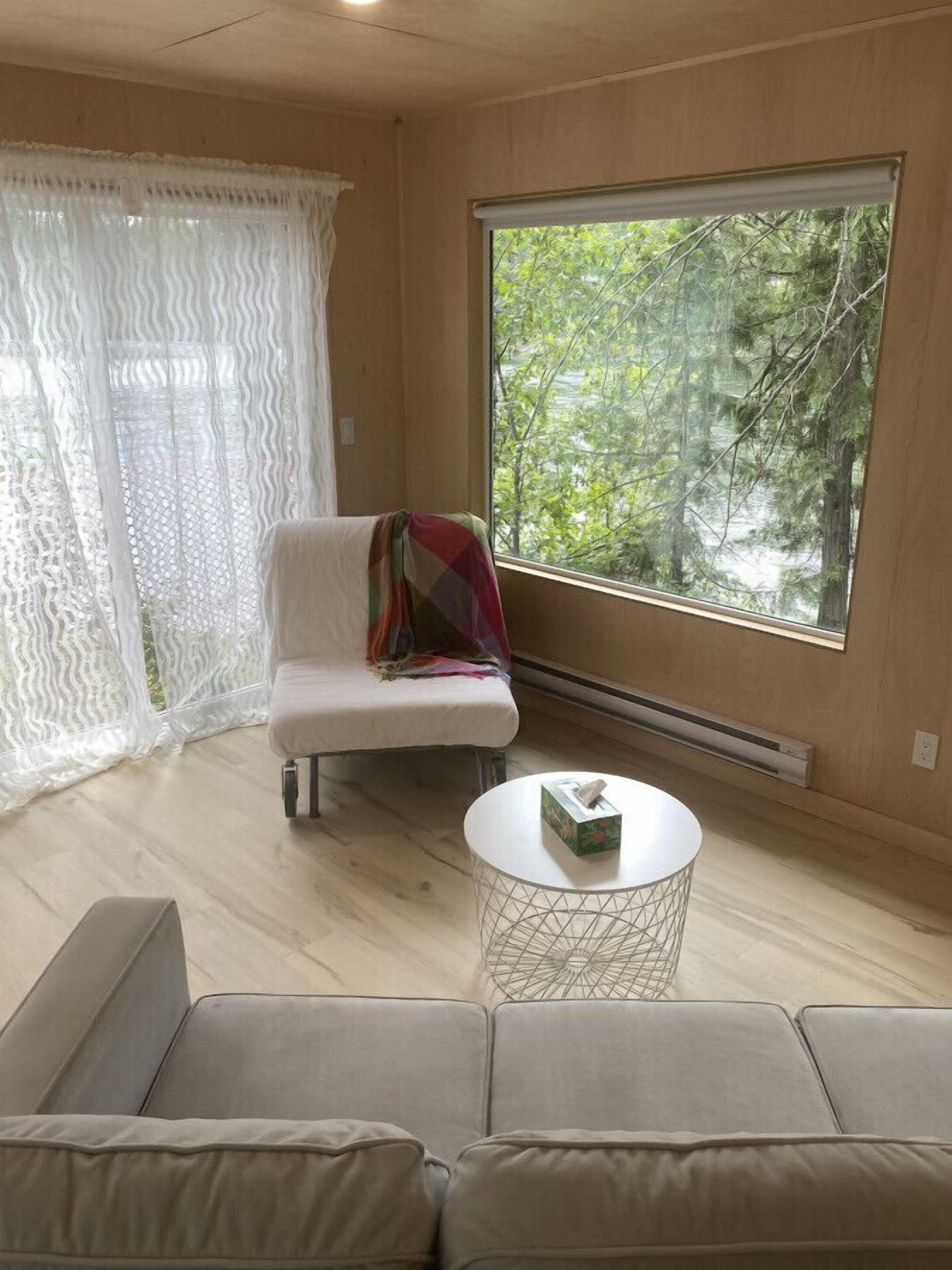 River's Edge Retreat | Breccia Glamping Cabin - British Columbia