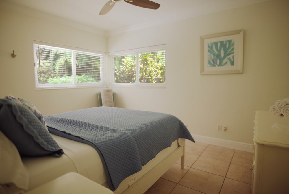 Highland Palms Oasis Home, Your Own Private House, A Block From The Beach - Fort Lauderdale