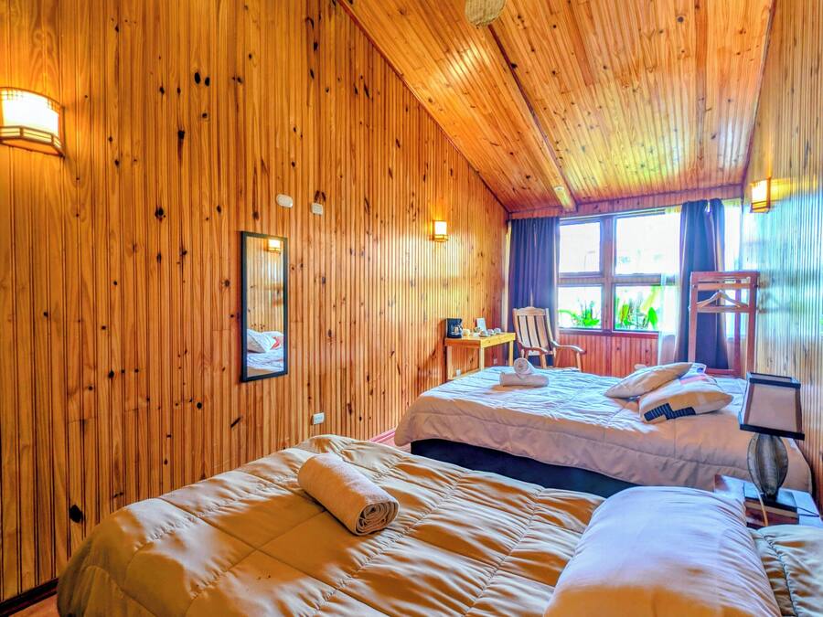 Quarto Triplo Comfort, vista para o jardim | Roupa hipoalergénica, edredões de penas, minibar