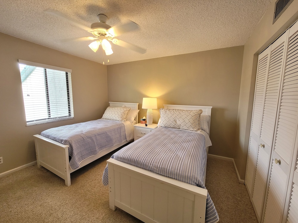 BT 6321 Pond View Condo - Welcome to Paradise! - Fort Pierce | Vrbo