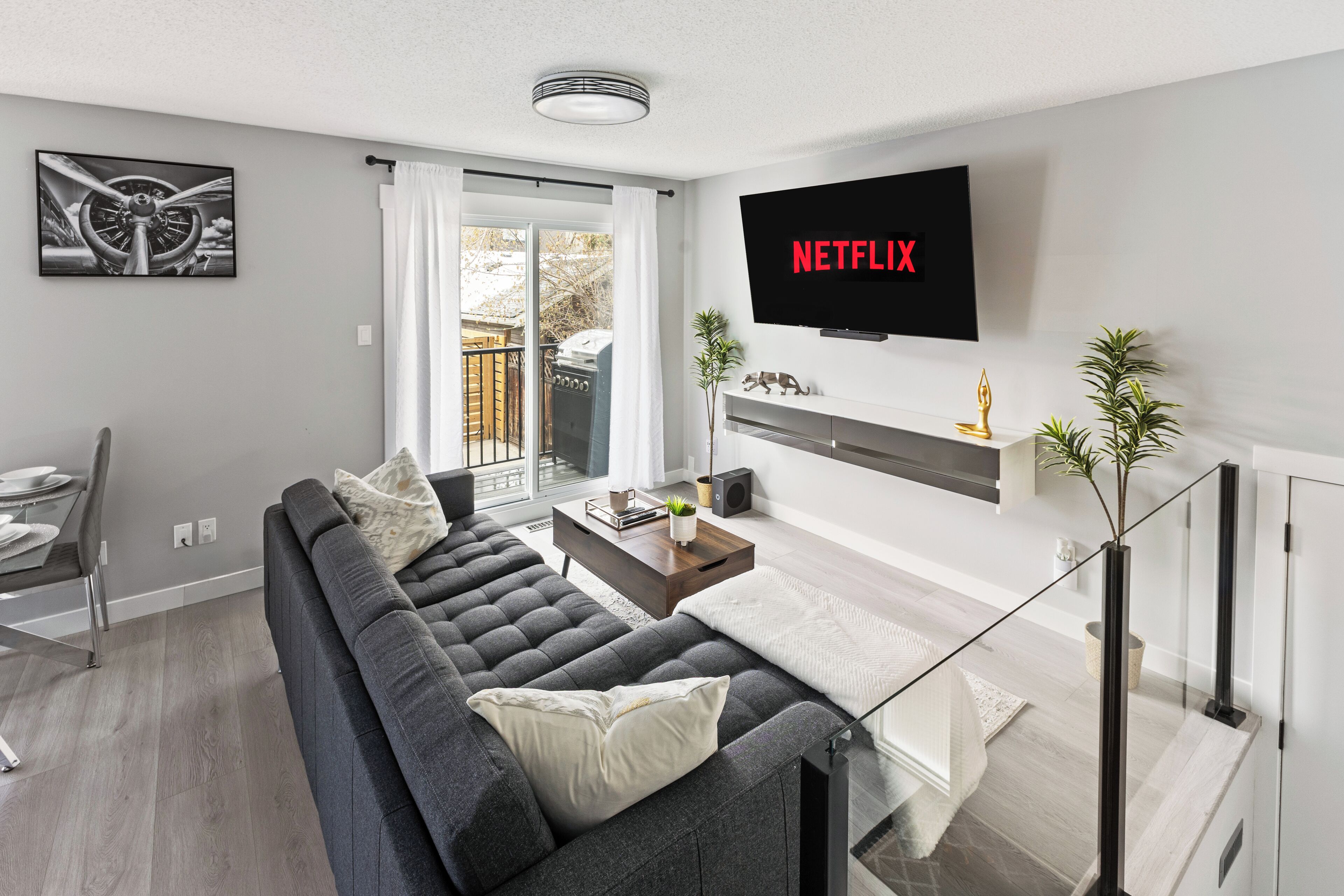 Central Luxury 4 Bed Home With A/c | Fast Wifi | Rainfall Showers | Bbq - Calgary