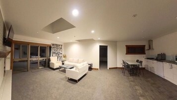 Apartamento Nobre, 1 quarto, vista para o jardim | Ferro/tábua de engomar, Wi-fi grátis, roupa de cama fornecida 