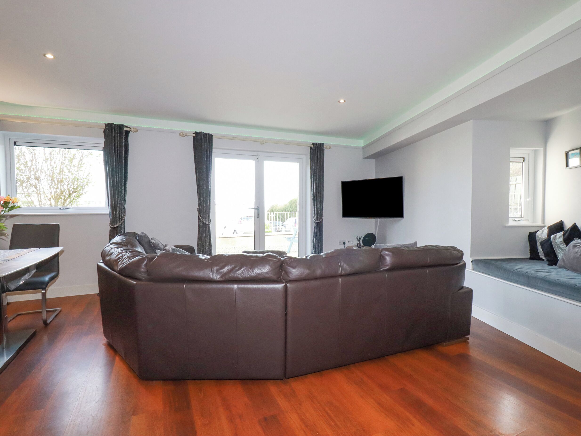 Apartment 2, Pet Friendly, Country Holiday Cottage In Newquay - Crantock