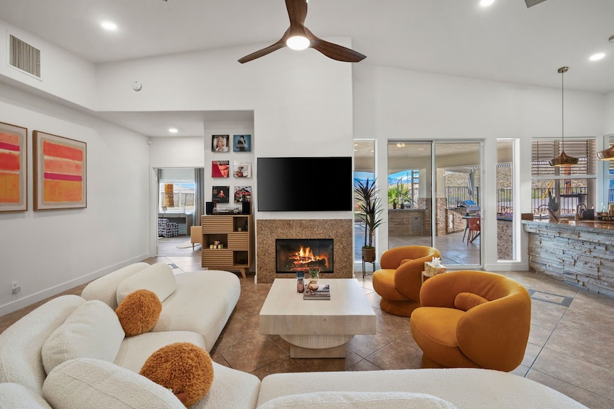 360°views; Pool&spa; Gamerm; Deck - 5bd Luxe Retreat! - Desert Hot Springs, CA