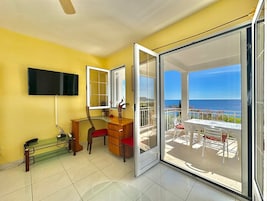 Apartamento panorâmico, vista para o mar | Vista do quarto