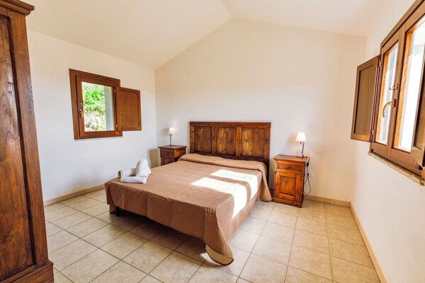 Li Scalitti Residence With Swimming-pool - Badesi