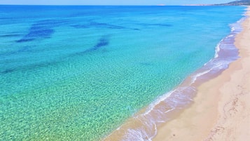 Na praia