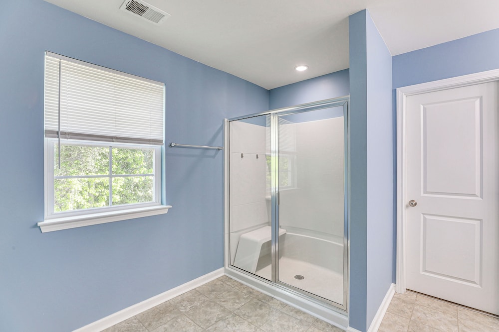 Pet-friendly Ladson Home: 23 Mi To Charleston! - Summerville, SC