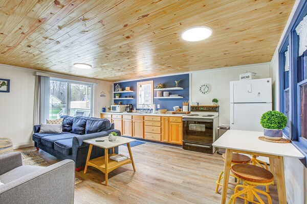 Cozy Wellston Cabin - Walk To Crystal Lake! - Caberfae Peaks, MI