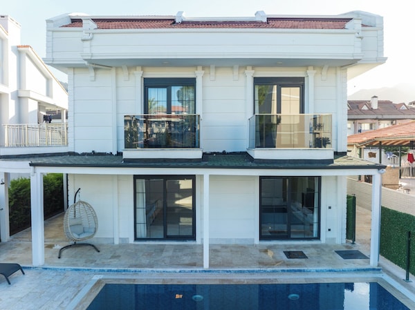 Villa Tutar Icmeler Daily Weekly Rentals - İçmeler