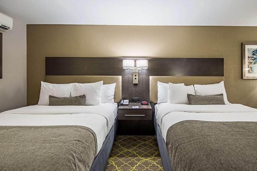 Affordable Retreat Near Clemson University With Pool And Free Breakfast - Clemson, SC