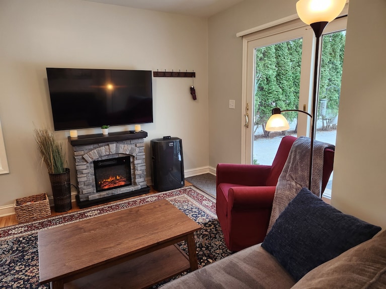 Peaceful Luxury Retreat Near Downtown Minneapolis - New Exterior Coming Soon! - Minnesota