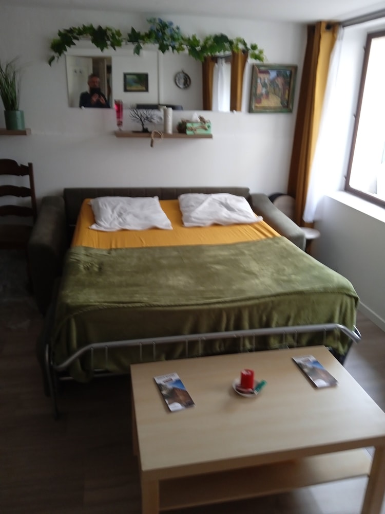 Studio 2 Personnes Centre Ancien De Sainte Maxime A 300 M Plage Et Port - Plages de Saint-Tropez