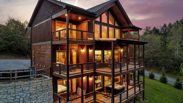 Smoky Horizon By Avantstay Game Room, Movie Theater, Deck W Hot Tub Views! - Gatlinburg