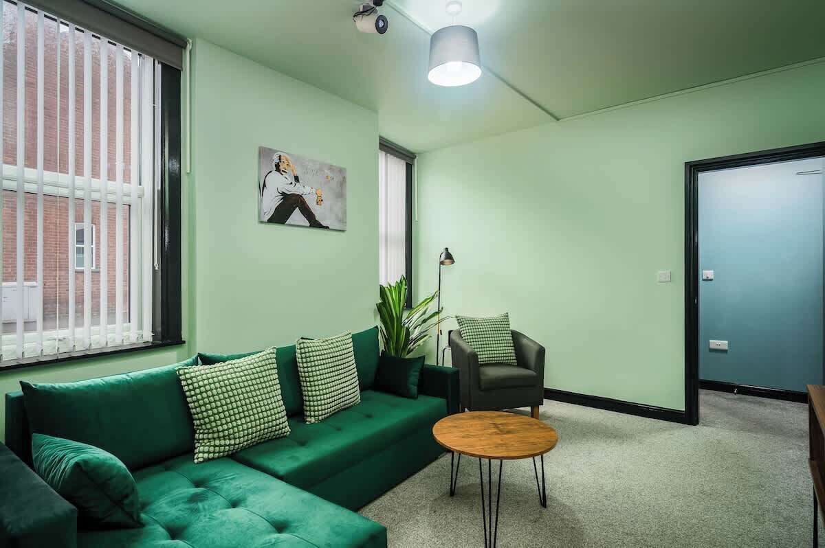 Social Media Adventure - 1 Bed 10% Off Long Stays - Doncaster