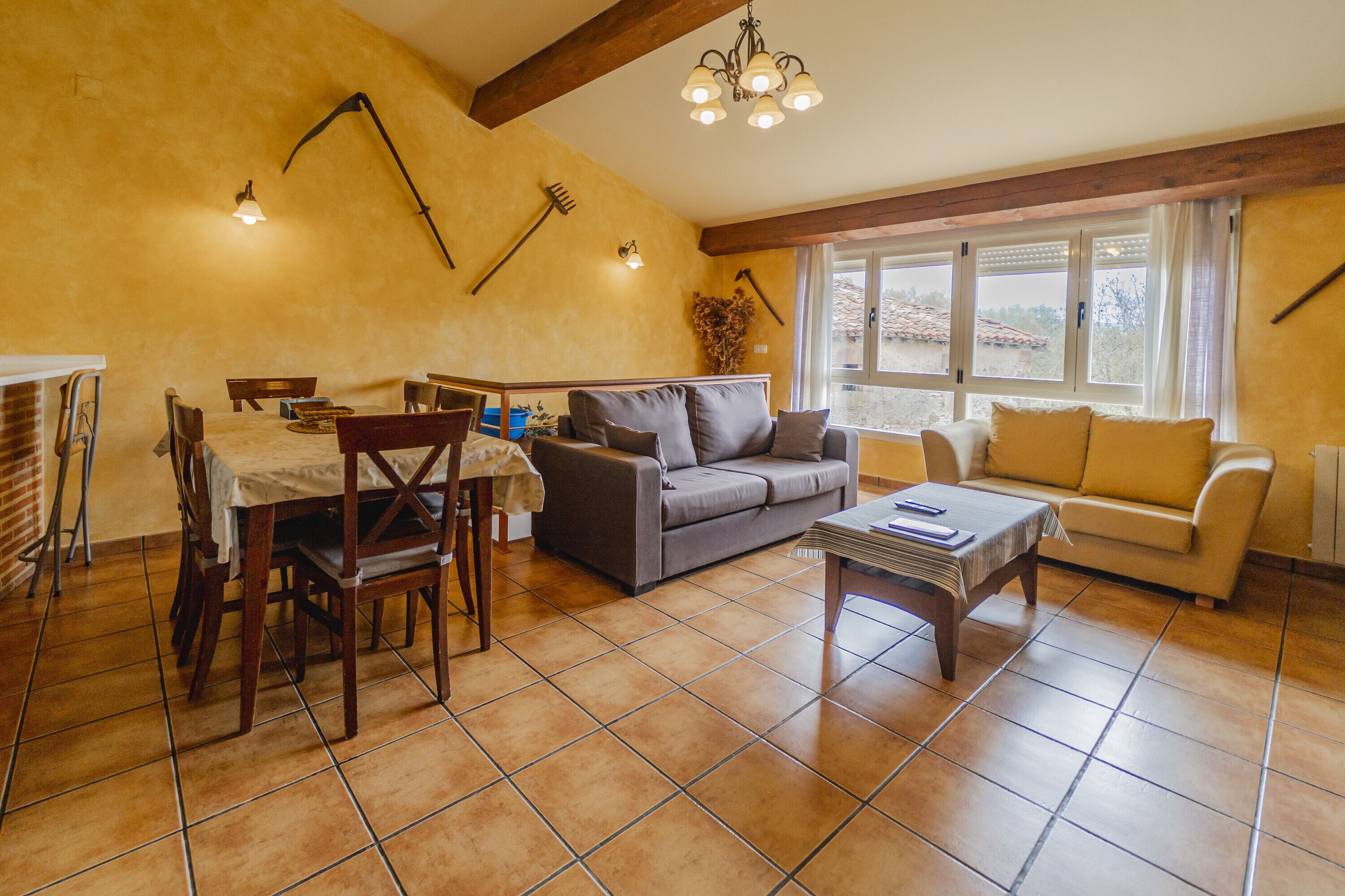 Casa De Vacaciones 'Casa Rural Bigotes' Con Vistas A La Montaña, Terraza Privada Y Wi-fi - Atapuerca