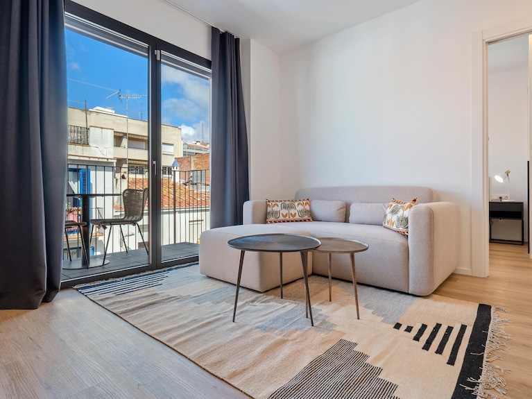 Ideal Long Stay: Central, Parking And Pool - Pineda de Mar