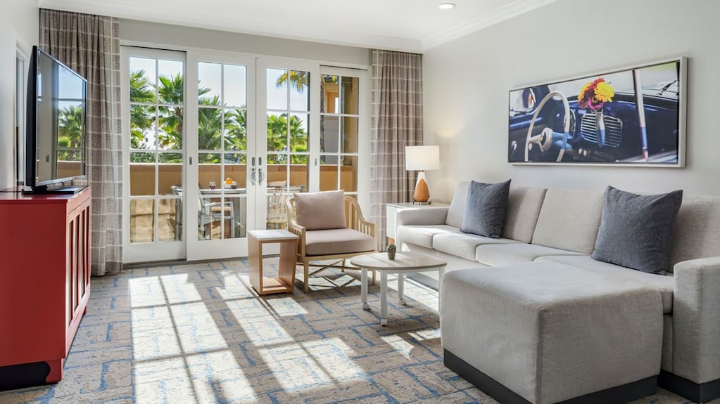 Waterside Newport Coast Retreat + Amenities. 2-bedroom - Laguna Beach, CA